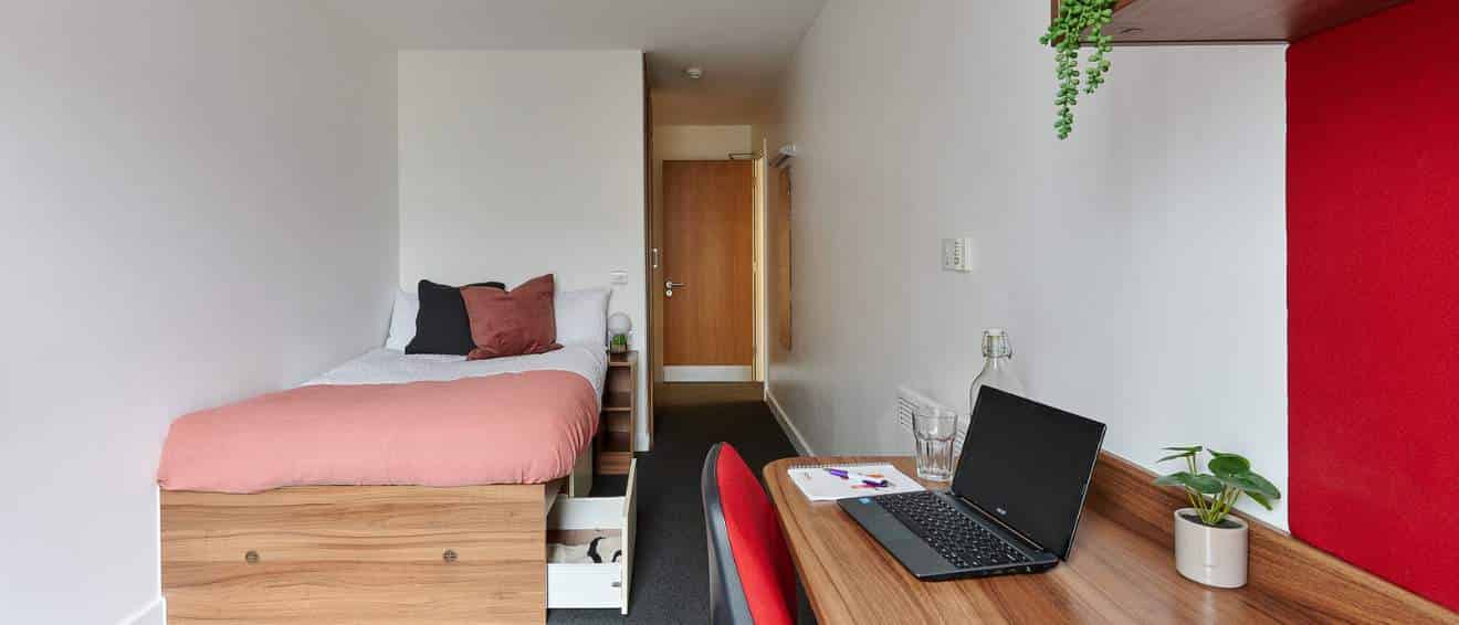 Book Coventry University Student Accommodation in Coventry | Amber