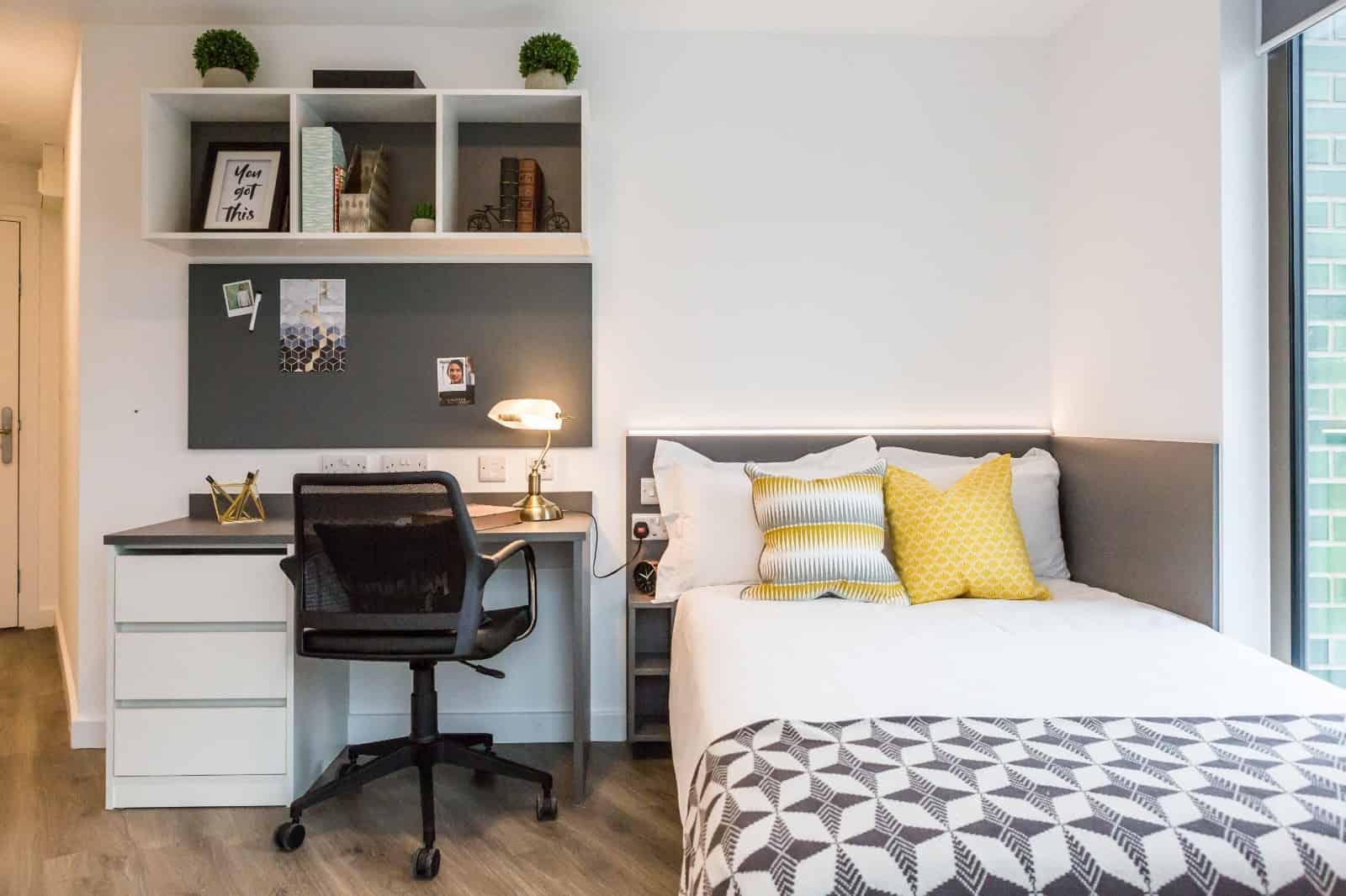 Student Housing Uxbridge | 2800+ Rooms | Amber
