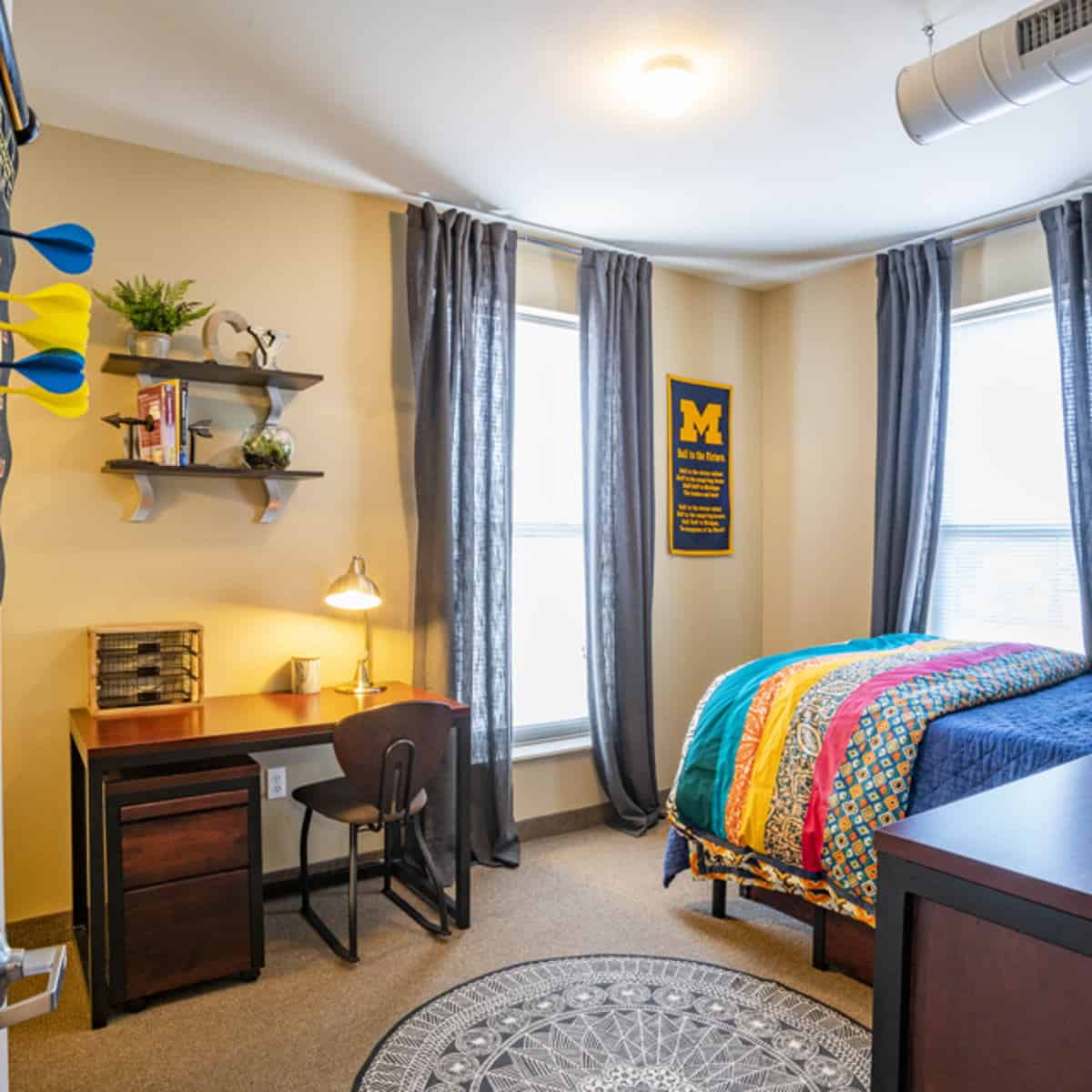 Book The Courtyards Student Housing In Ann Arbor | Amber