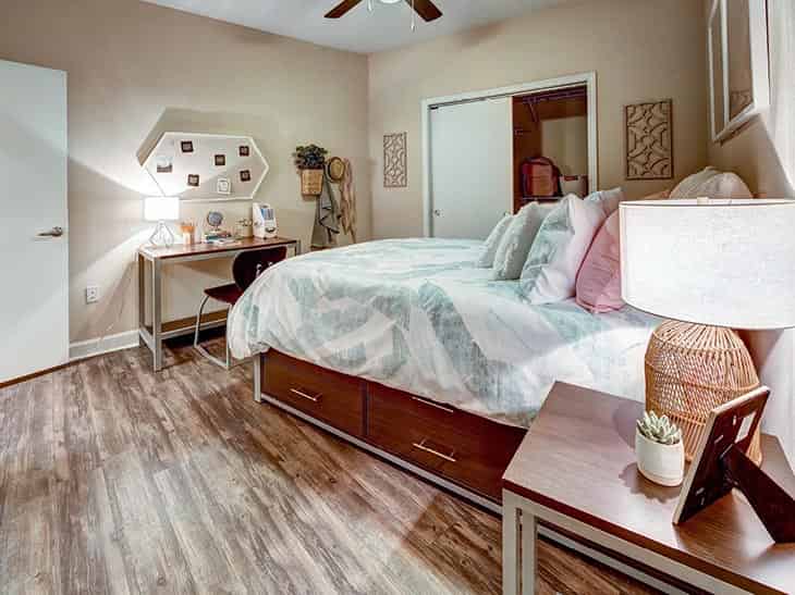 Book Crest at Pearl | Austin Student Housing | Amber