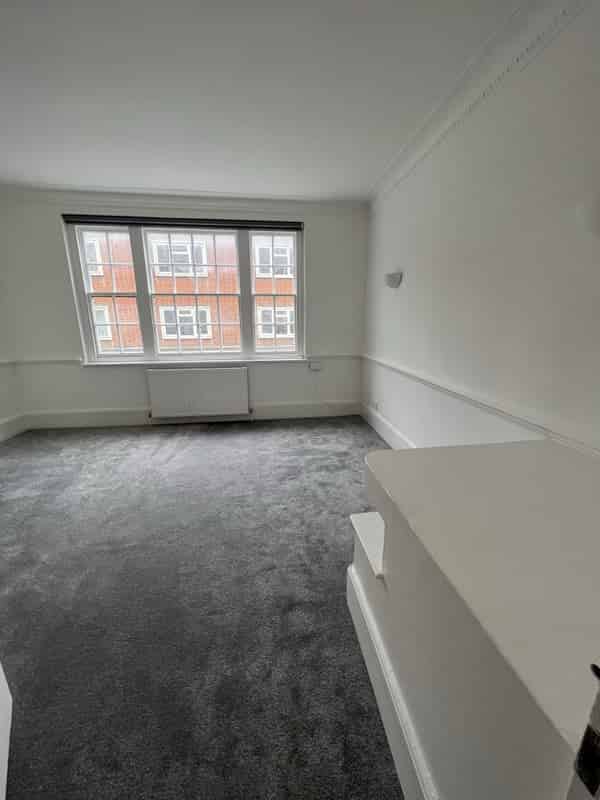 Victoria Street Strutton Ground, London | Amber