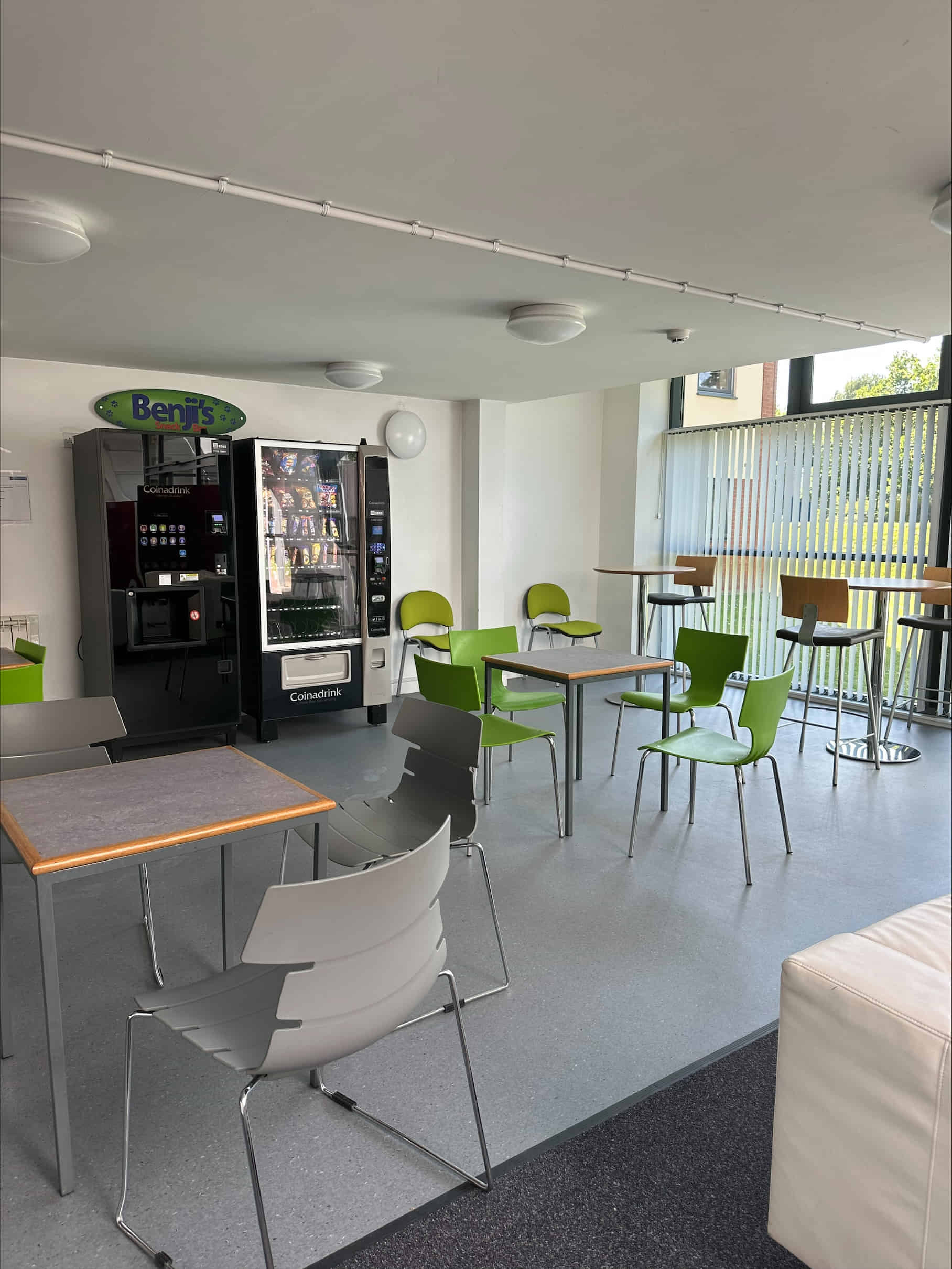 Booth Hall, Crewe (Great Manchester) | Amber