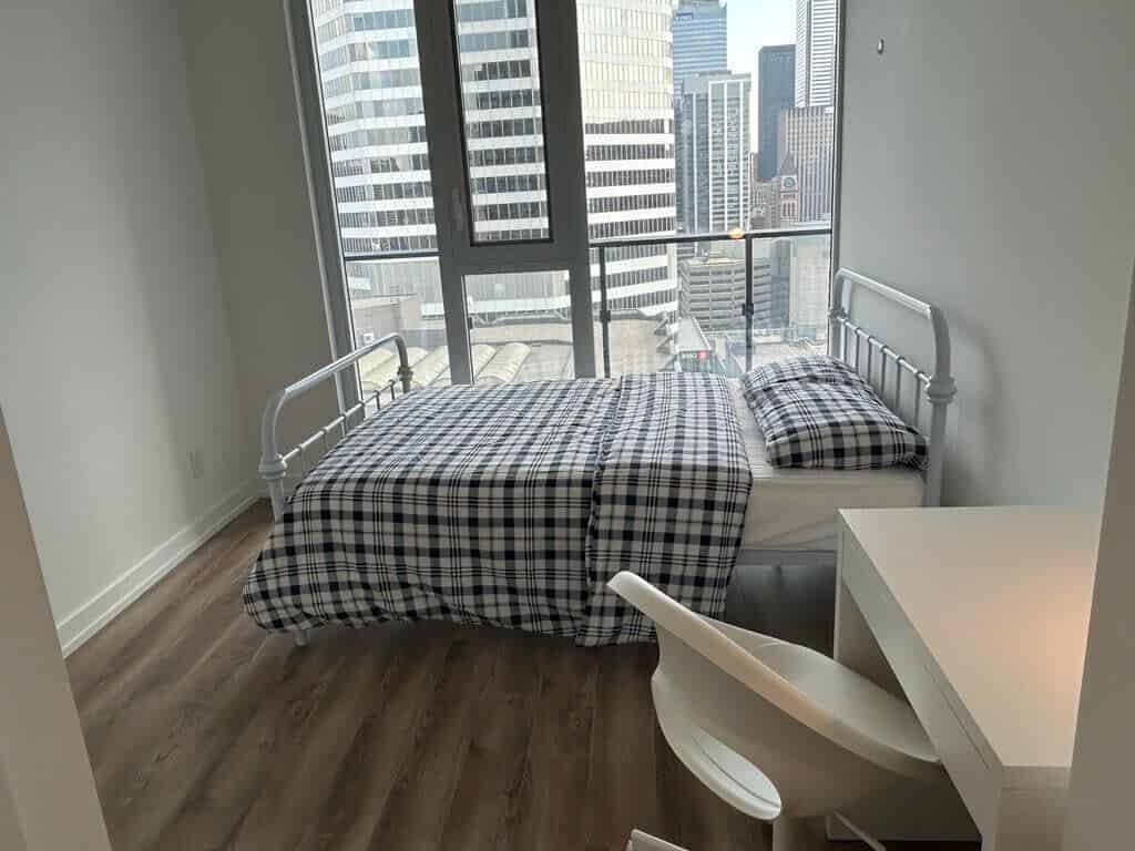 Book 20 Edwards St, Toronto Student Housing | Amber