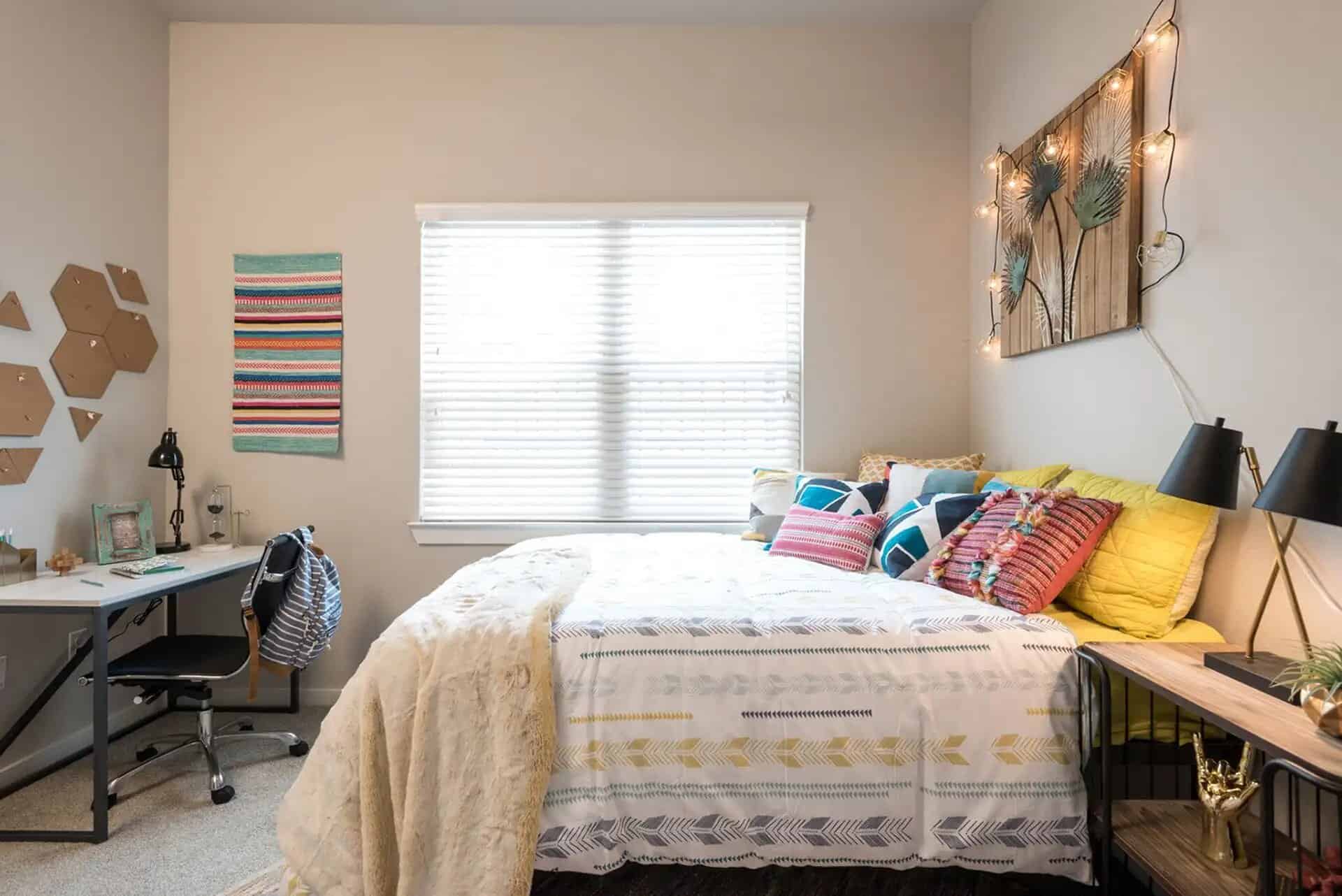 Book University Of Houston Student Housing In Houston | Amber