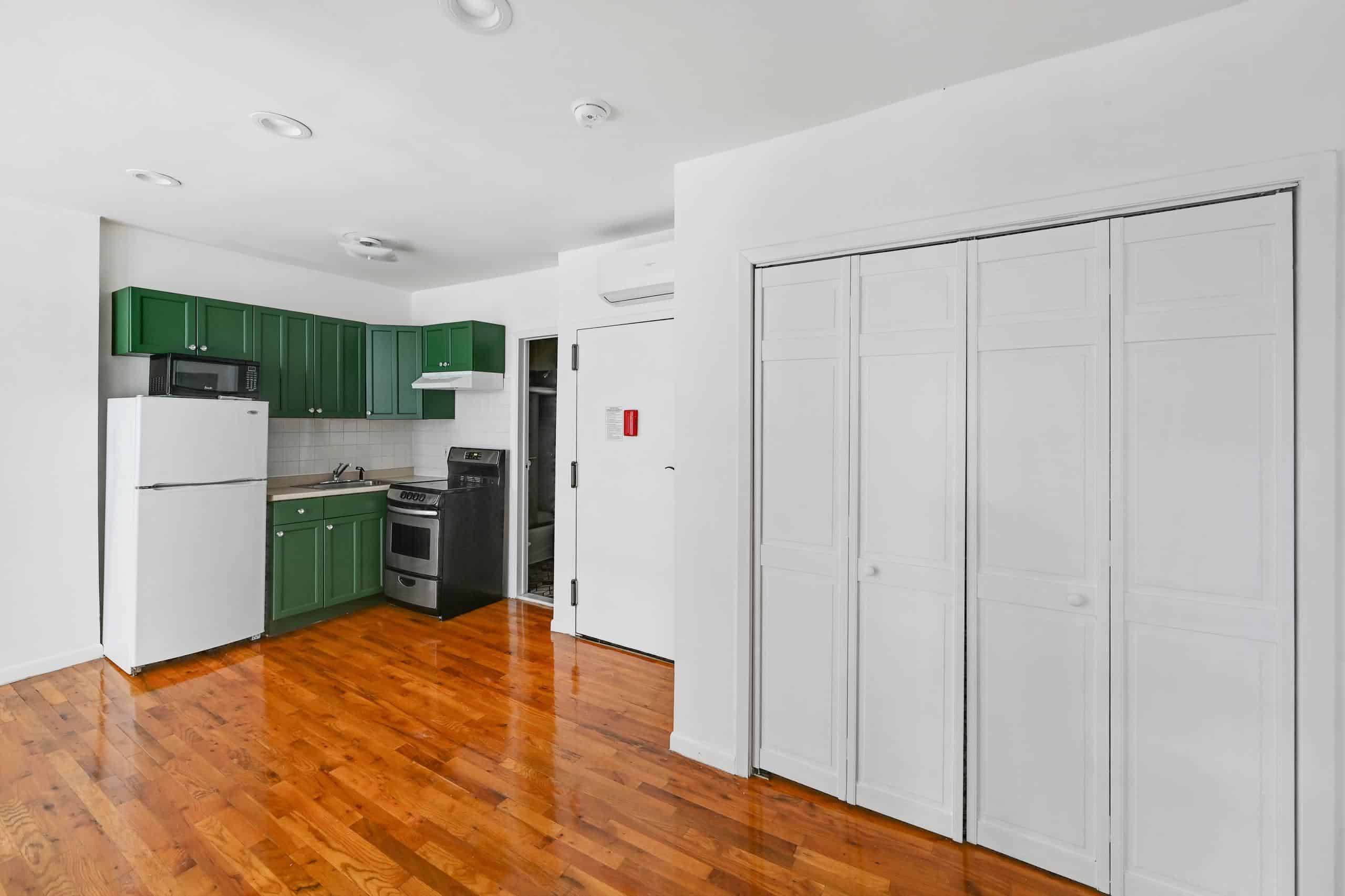 Book Student Housing near Baruch College | Amber