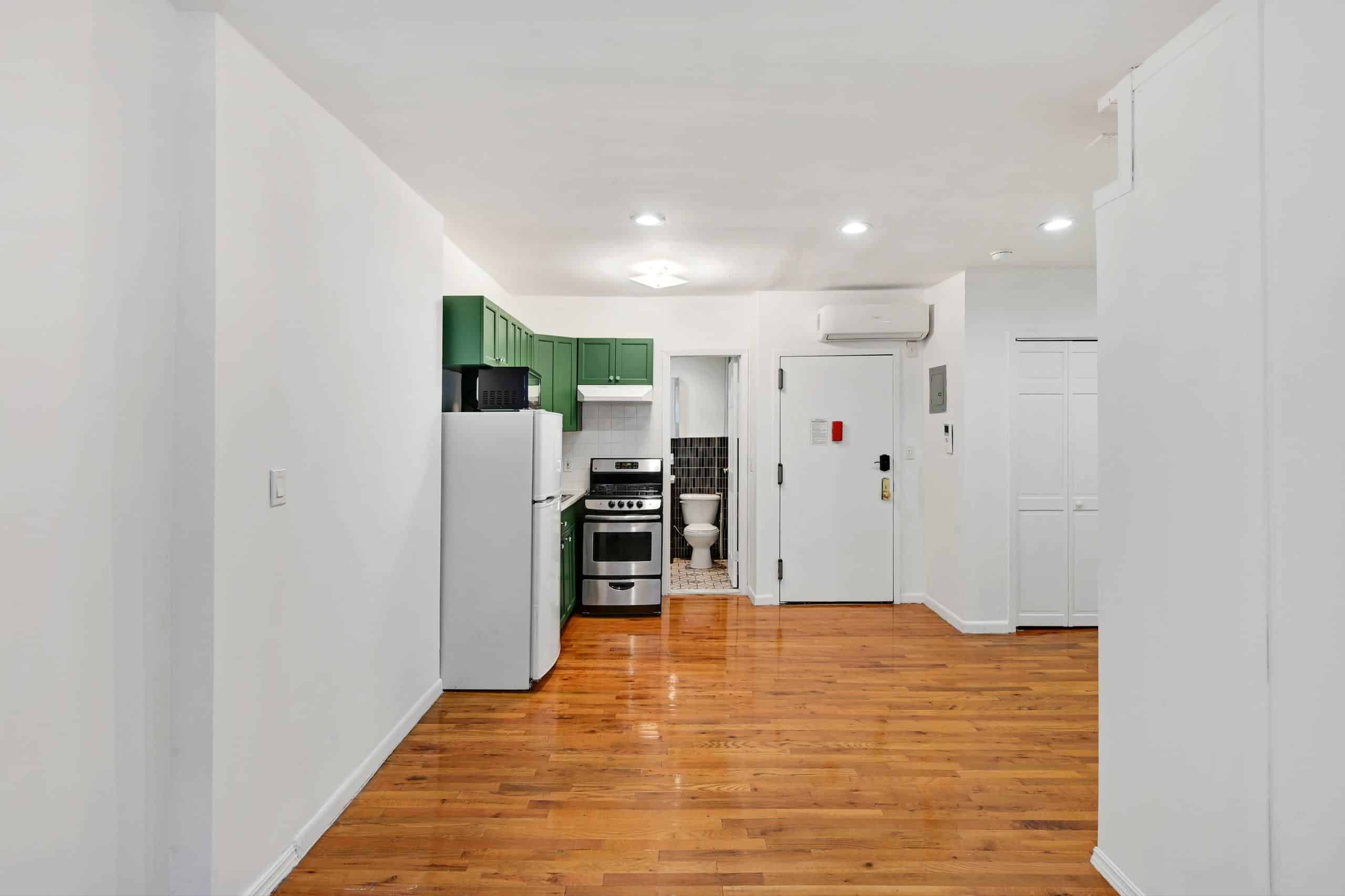 Book Student Housing near Baruch College | Amber