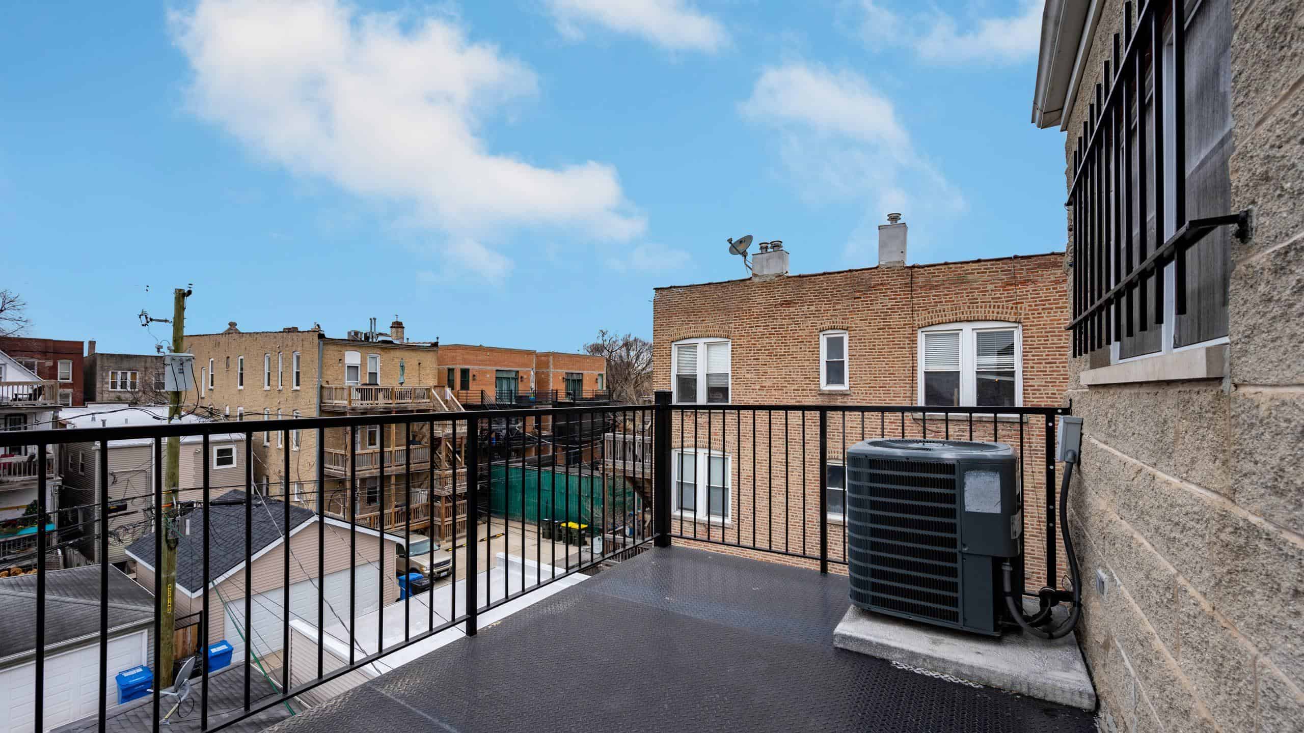 June Homes 60622, Chicago | Student Housing | Amber