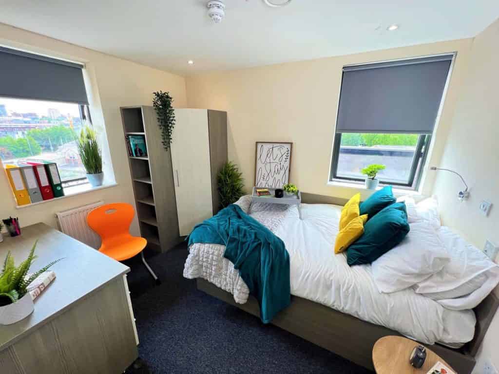 Book Student Accommodation Near Sheffield Hallam University | Amber