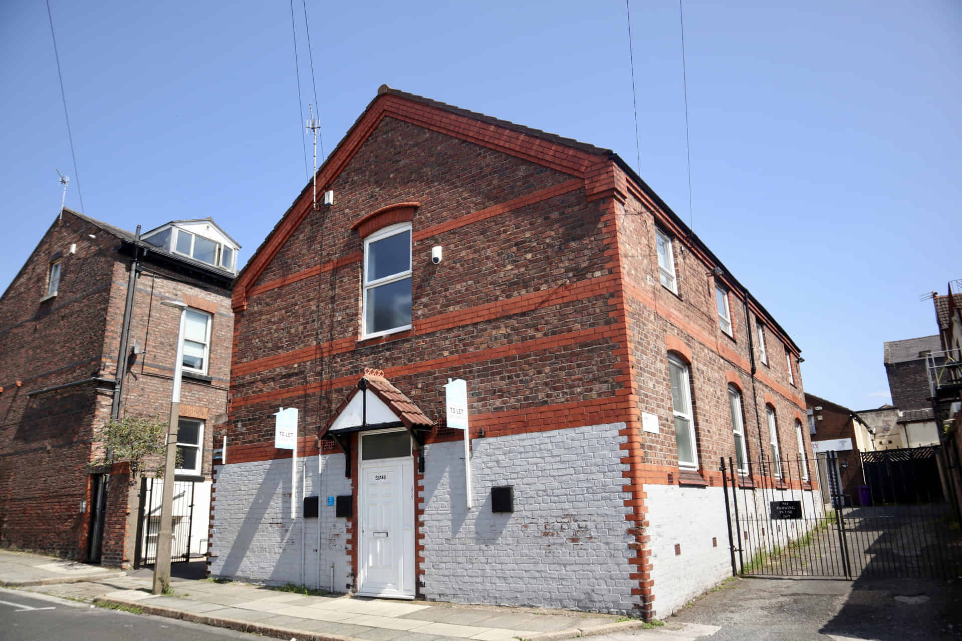 Chestnut Grove L15, Liverpool | Amber