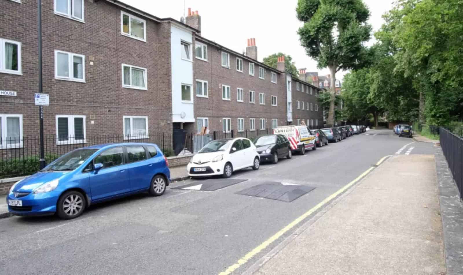 2 BR Near Stepney Green Tube Station, London | Amber