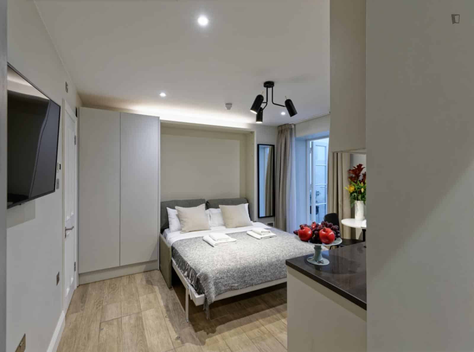 Studio Room, Kensington Gore, London, SW7 2AP (Studio 3)
