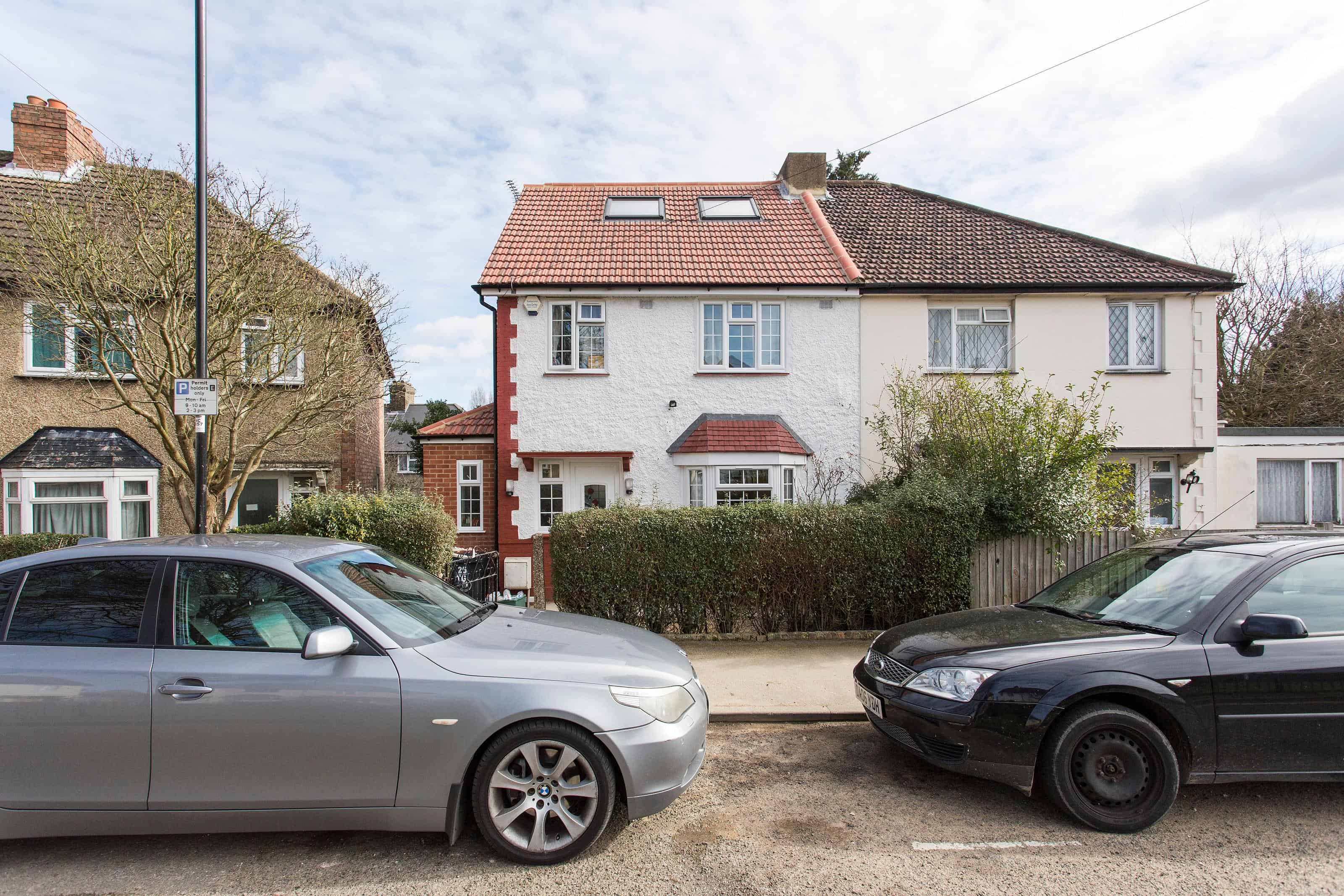Room in a 5 Bedroom Apartment, Du Cane Rd, London W12 0NN