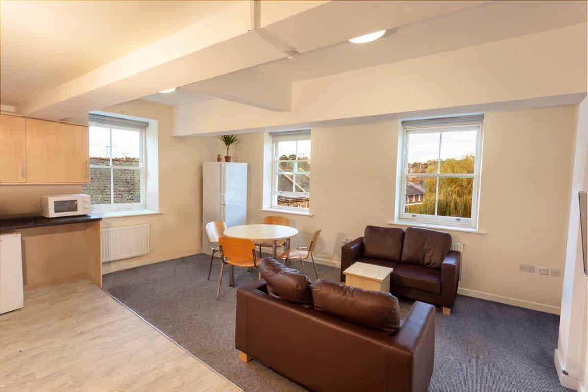 Room in a 6 Bedroom Apartment, Isca Lofts, Longbrook St, Exeter EX4 6AL ...