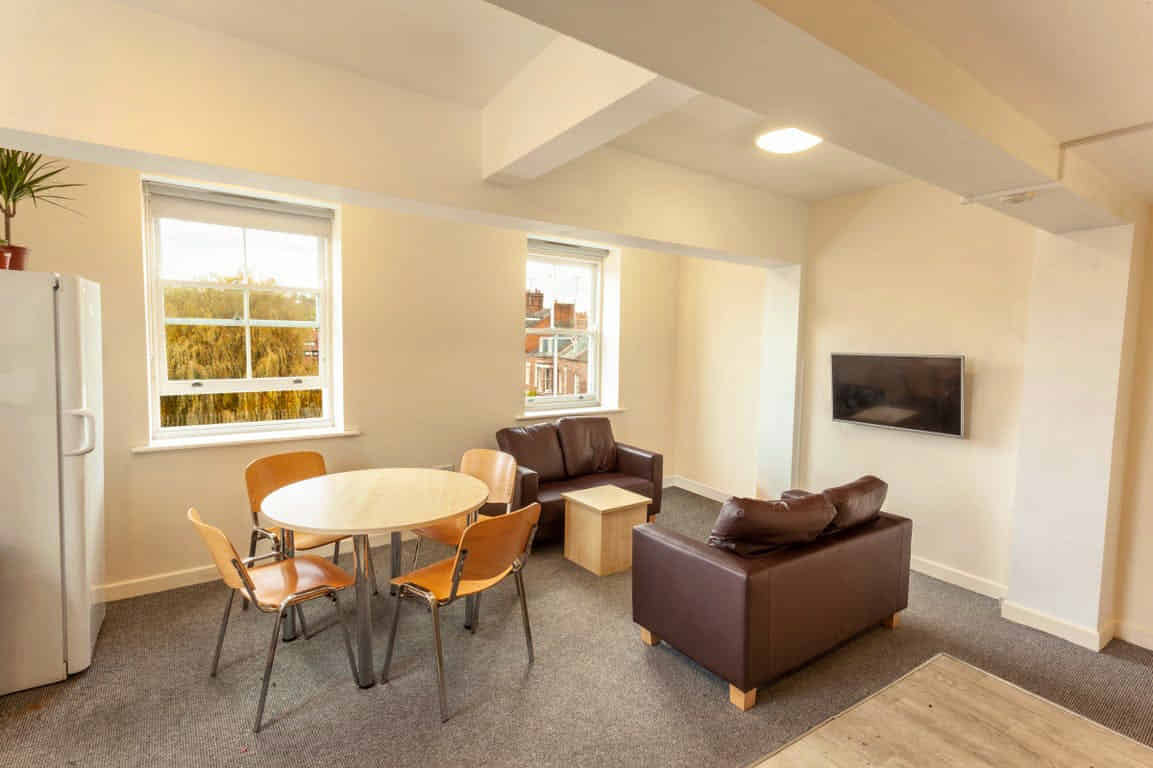 Room in a 6 Bedroom Apartment, Isca Lofts, Longbrook St, Exeter EX4 6AL ...