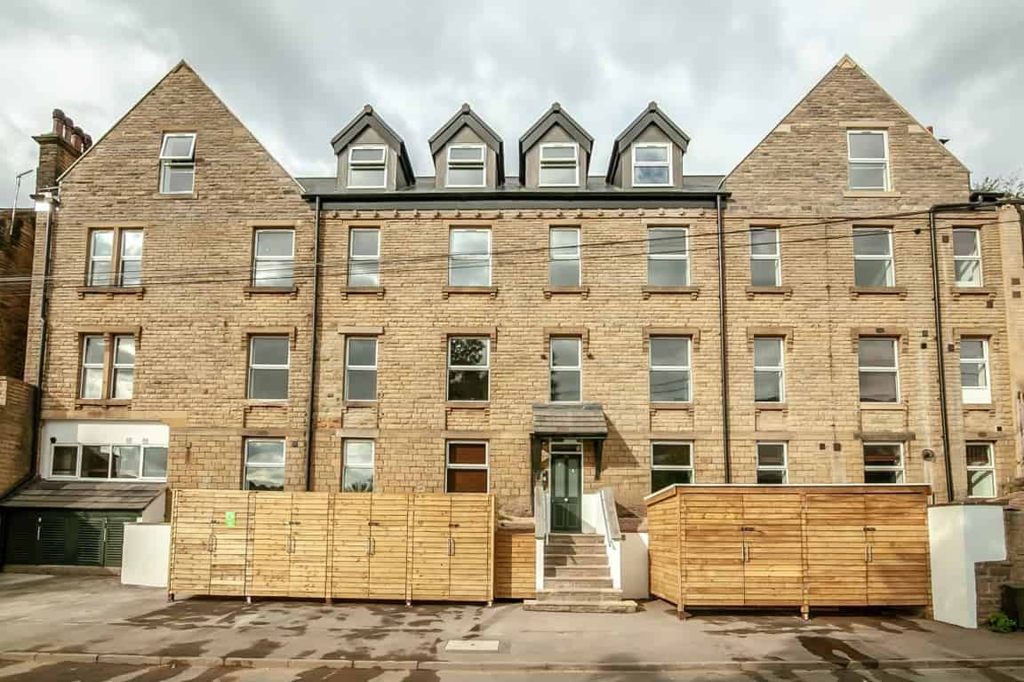 Room in a 6 Bedroom Apartment, 42 Bankfield Road, Huddersfield HD1 3HR ...
